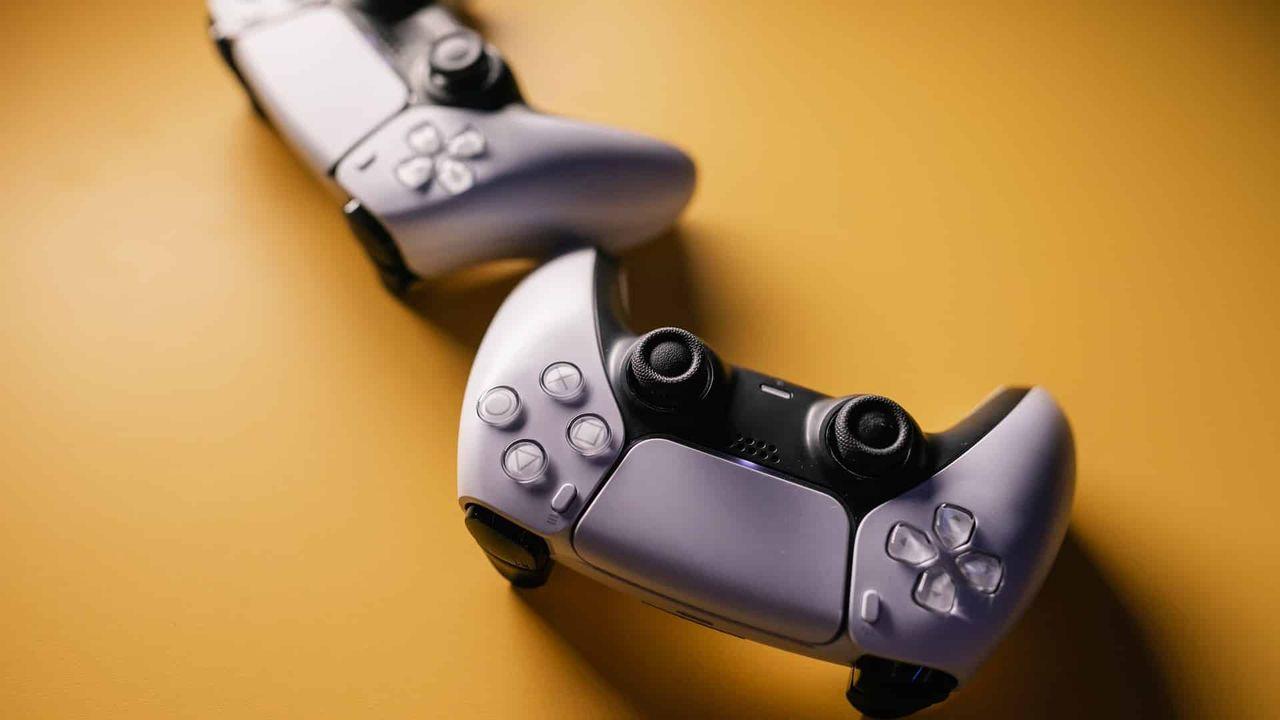 Microsoft calls Xbox Series X a "mid gen refresh" console | Xfire